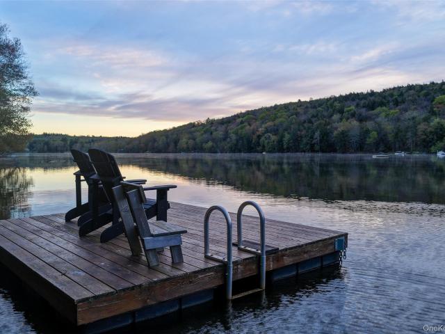 406 Kenoza Trail