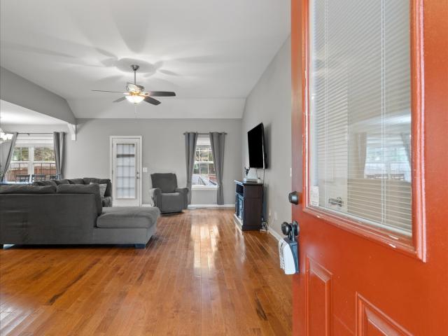 406 Hobbs Dr