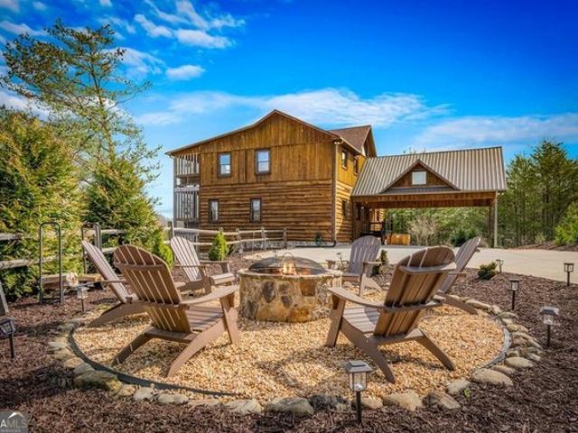 406 Hope Dr, Blue Ridge, GA 30513