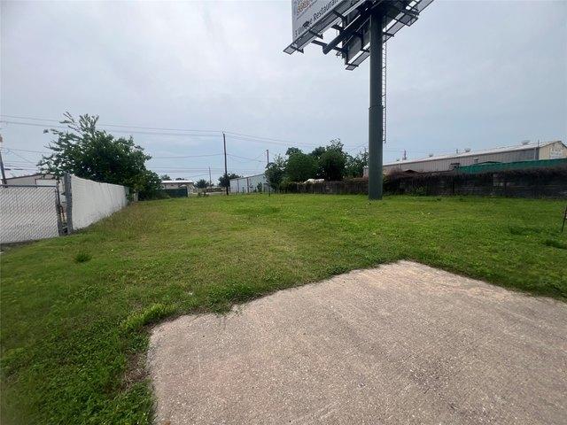 406 Highway 146 N, La Porte, TX 77571