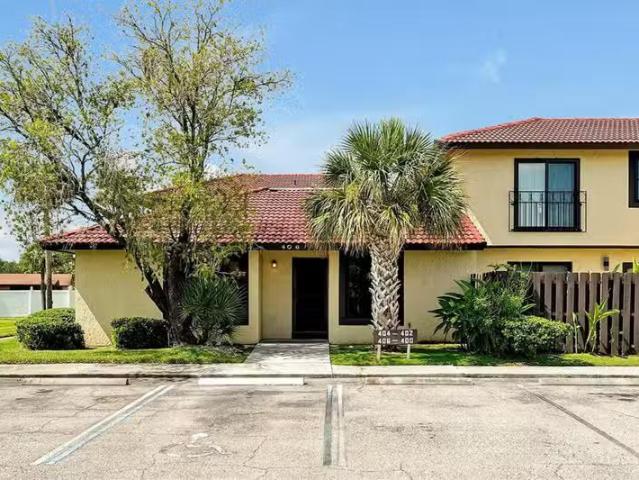 406 HUNTER CIR, KISSIMMEE, FL 34758 Condo/Townhome For Sale M.