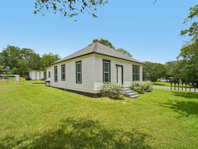 406 Live Oak St