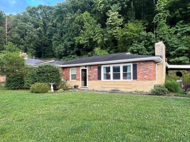 406 Lincoln Ave, Paintsville, KY 41240