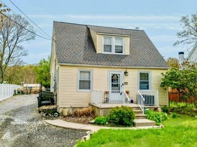 406 Morsetown Rd, West Milford, NJ 07480