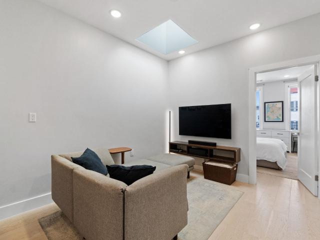 406 Madison St # 4L