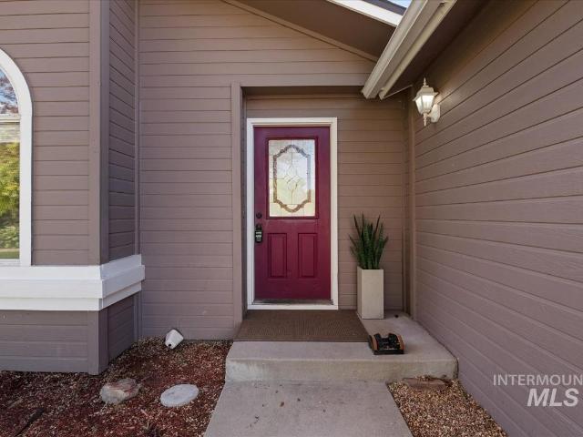 406 Madrone Cir