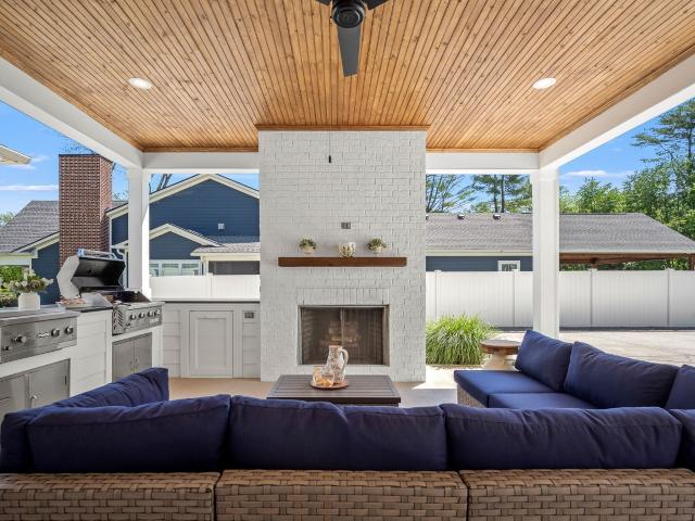 406 Minerva Dr