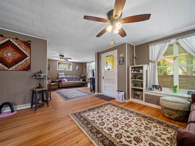 406 N 4th Street