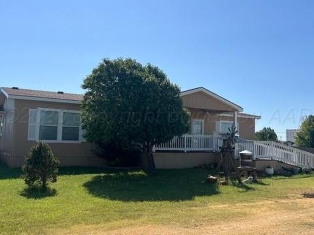 406 N Elm St, Darrouzett, TX 79024