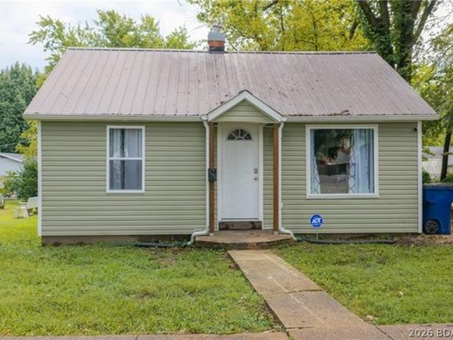 406 N Mill St, Eldon, MO 65026