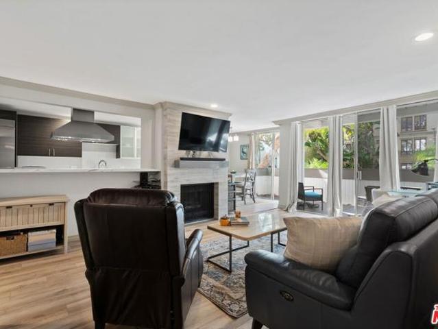406 N Oakhurst Dr #102, Beverly Hills, CA 90210