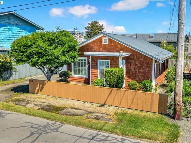 406 N Oregon Ave, Long Beach, WA 98631
