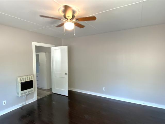 406 North Avenue E B