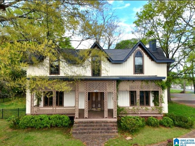 406 North Street East