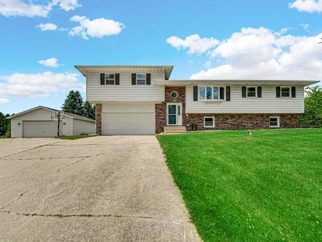 406 Northfield Ln, Valparaiso, IN 46383