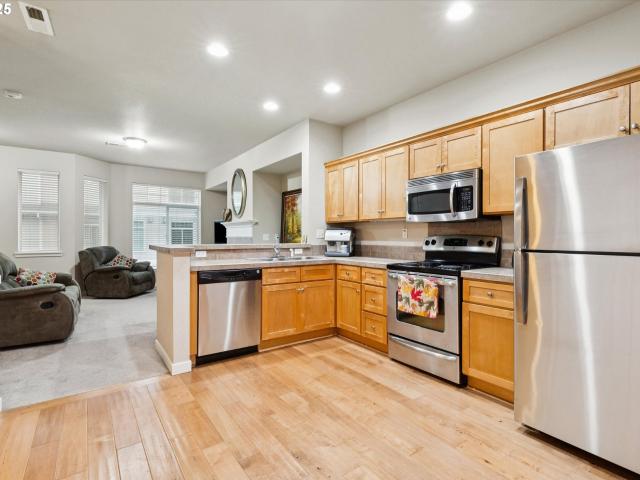 406 ne patricia ann pl