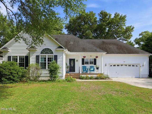 406 Neptune Dr, Cape Carteret, NC 28584