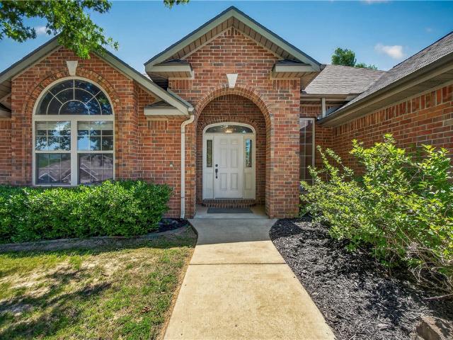 406 NW Saddlebrook Drive