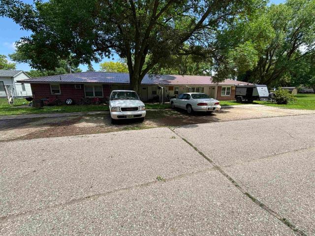 406 S 1st
