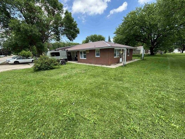 406 S 1st St, Terril, IA 51364