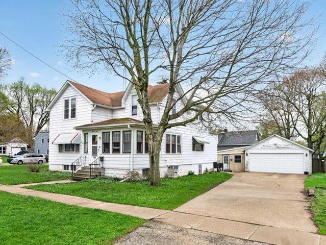 406 S Locust St, Sycamore, IL 60178