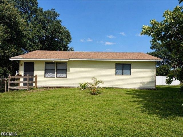 406 San Diego St, North Fort Myers, FL 33903