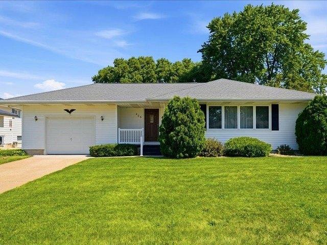 406 SE 8th Ave, Dyersville, IA 52040