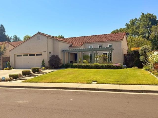 406 Stanford St, Vacaville, CA 95687
