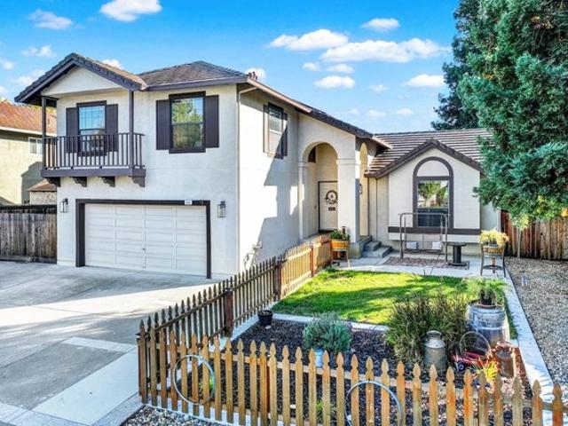 406 Stonecastle Way, Vacaville, CA 95687