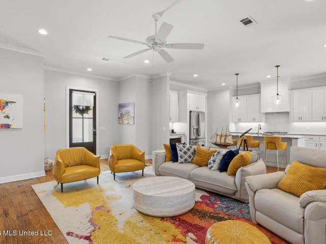 406 Pilot Circle