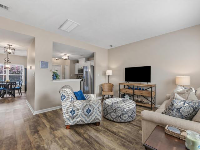 406 Promenade Dr SW