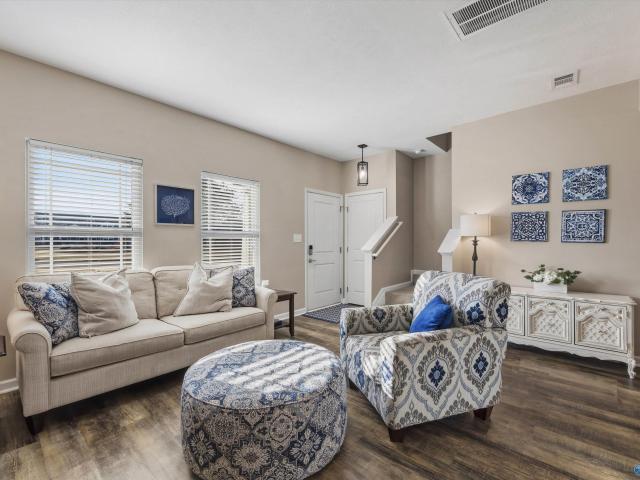 406 Promenade Dr SW