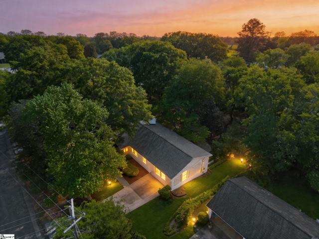 406 Rollingreen Road