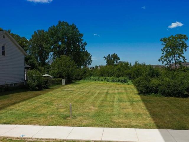 406 W 5th Ave Unit 23, Oshkosh, WI 54902