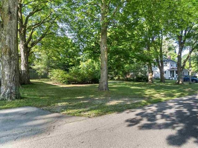 406 W Upright St, Charlevoix, MI 49720