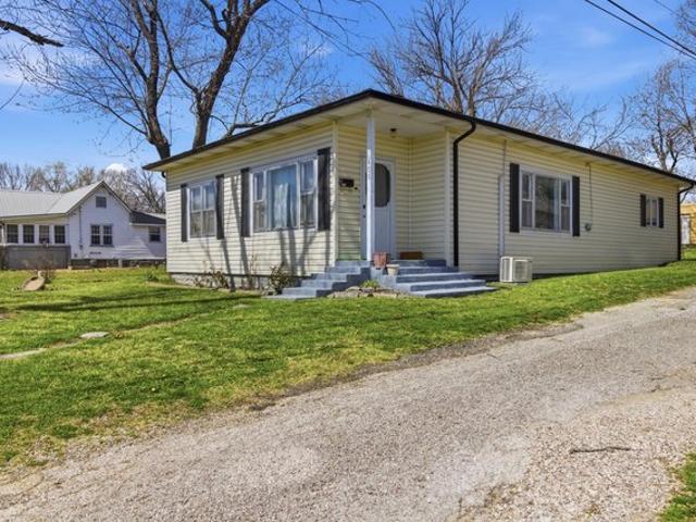 406 W Wishart St, Monett, MO 65708