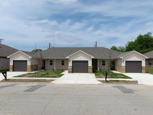 406 W Avenue C #