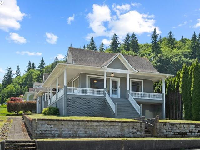 406 W C St, Rainier, OR 97048