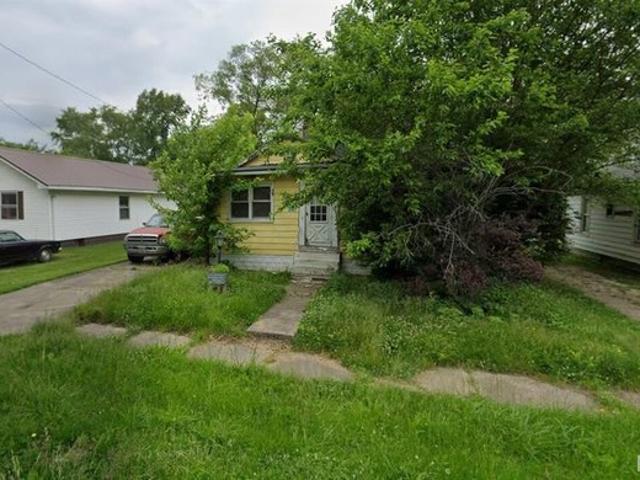 406 W Lake St, Pana, IL 62557