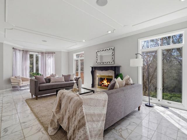 406 Woodley Woods