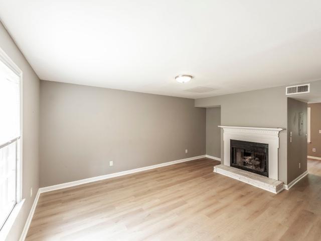 406 Woodsman Ct