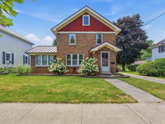 406 York St, Beaver Dam, WI 53916