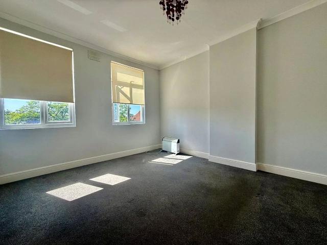 406A Downham Way, London BR1, Studio to rent, £1,050 pcm | PrimeLocation