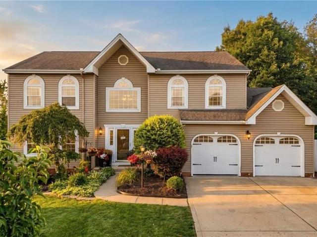 4074 Valleyvue Dr, Gibsonia, PA 15044