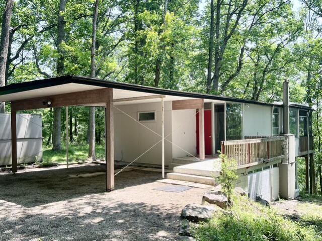4075 N Delhi Road, Ann Arbor, MI 48103