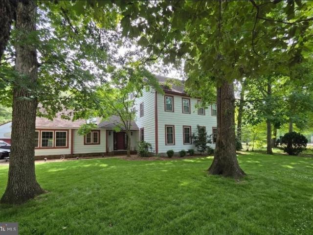 4075 Grosse Point Drive