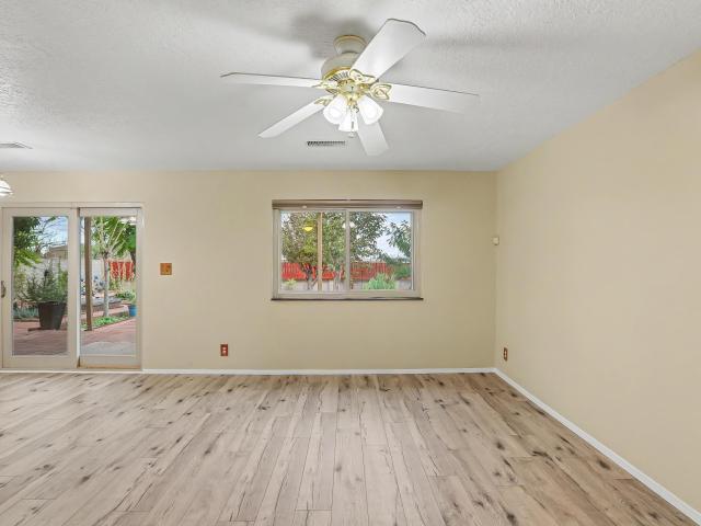 4076 Montreal Loop NE