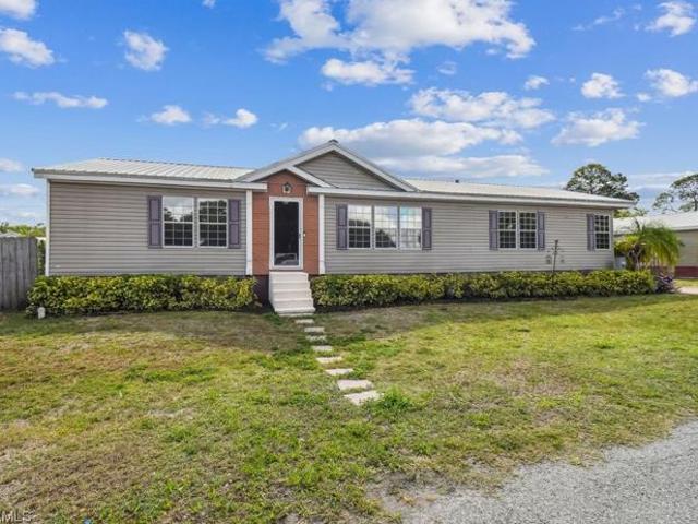 4076 Blue Cypress Ct, Labelle, FL 33935