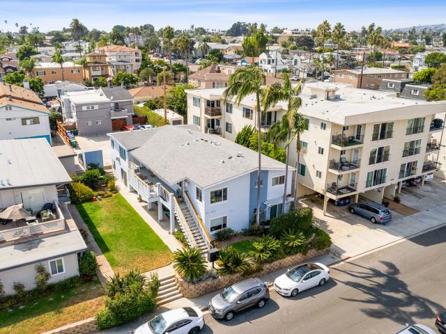 4076 4080 1/2 Crown Point Drive