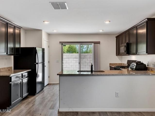 4077 E Braddock Dr, Tucson, AZ 85706